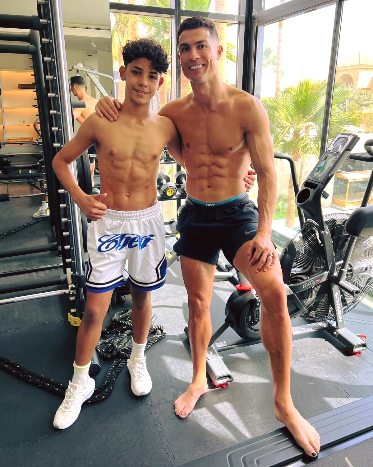 Cristiano Ronaldo Et Son Fils De 13 Ans Dévoilent Leurs Abdos